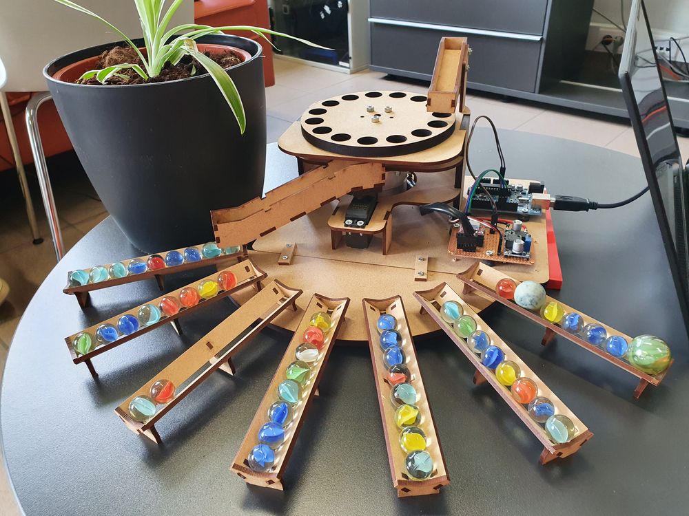 Marble sorting machine - Thomas More