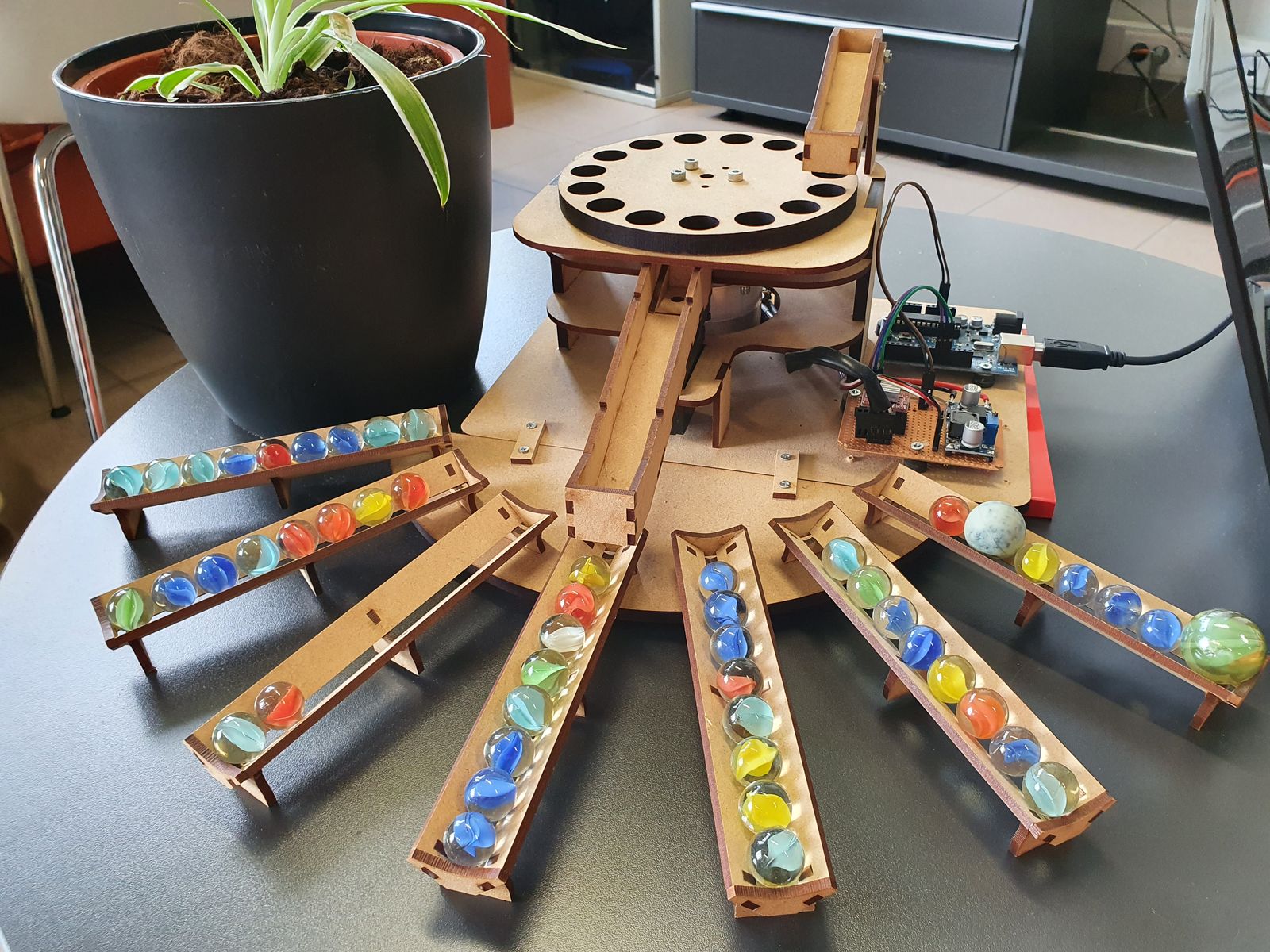 Marble sorting machine - Thomas More